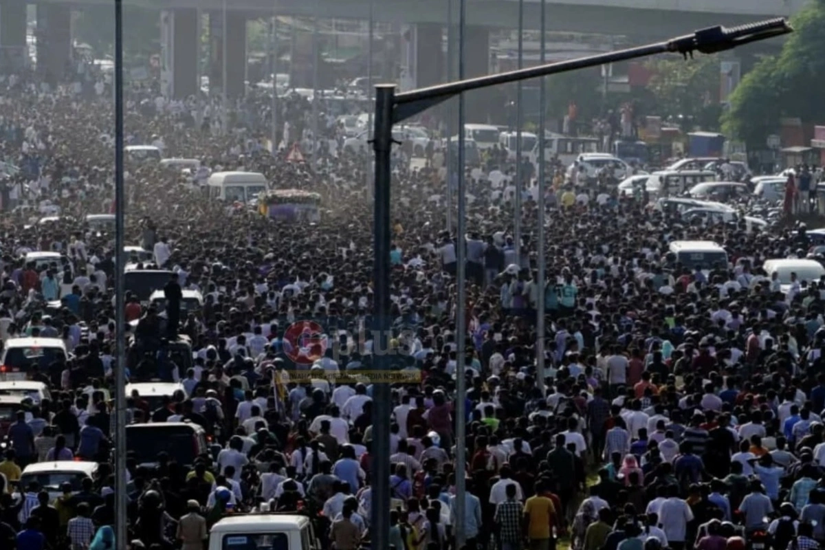 Guwahati Overwhelmed with Grief as Lakhs Crowd Airport for Zubeen Garg’s Mortal Remains
