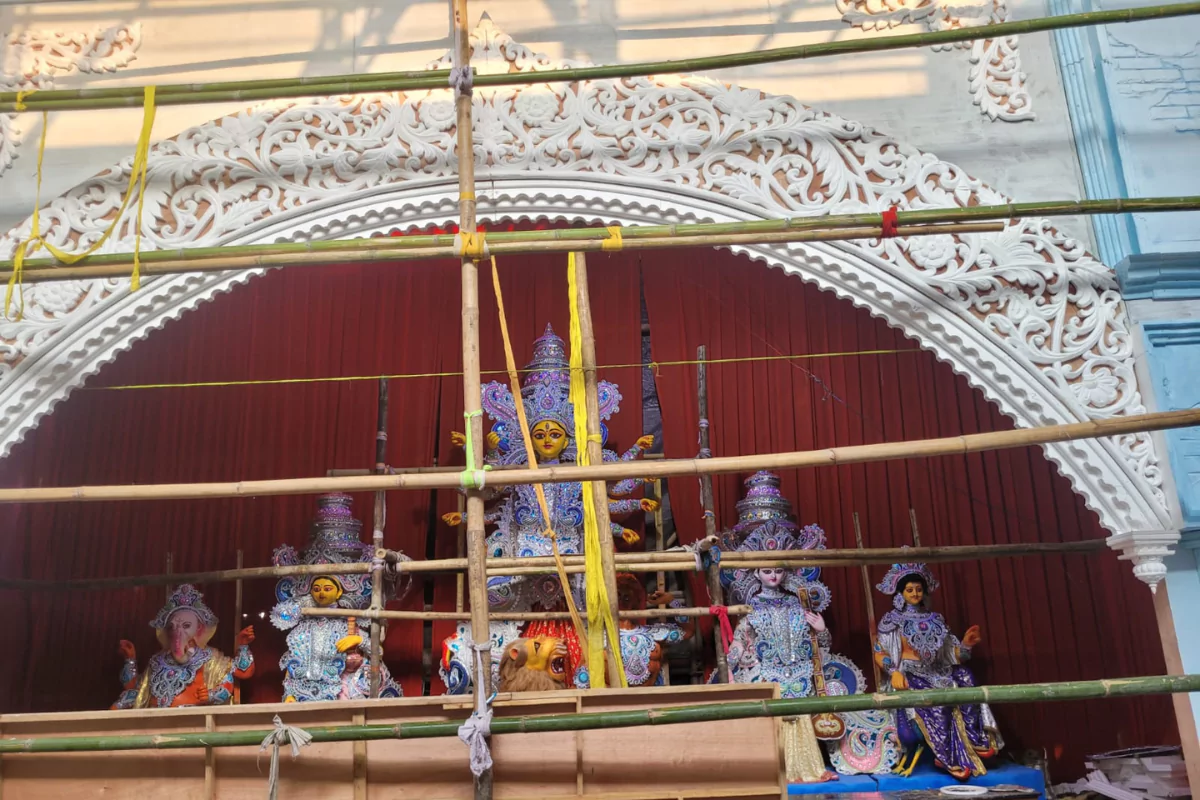 Guwahati: Santipur Sluice Gate Durga Puja Pandal To Look Like 'Purana ...
