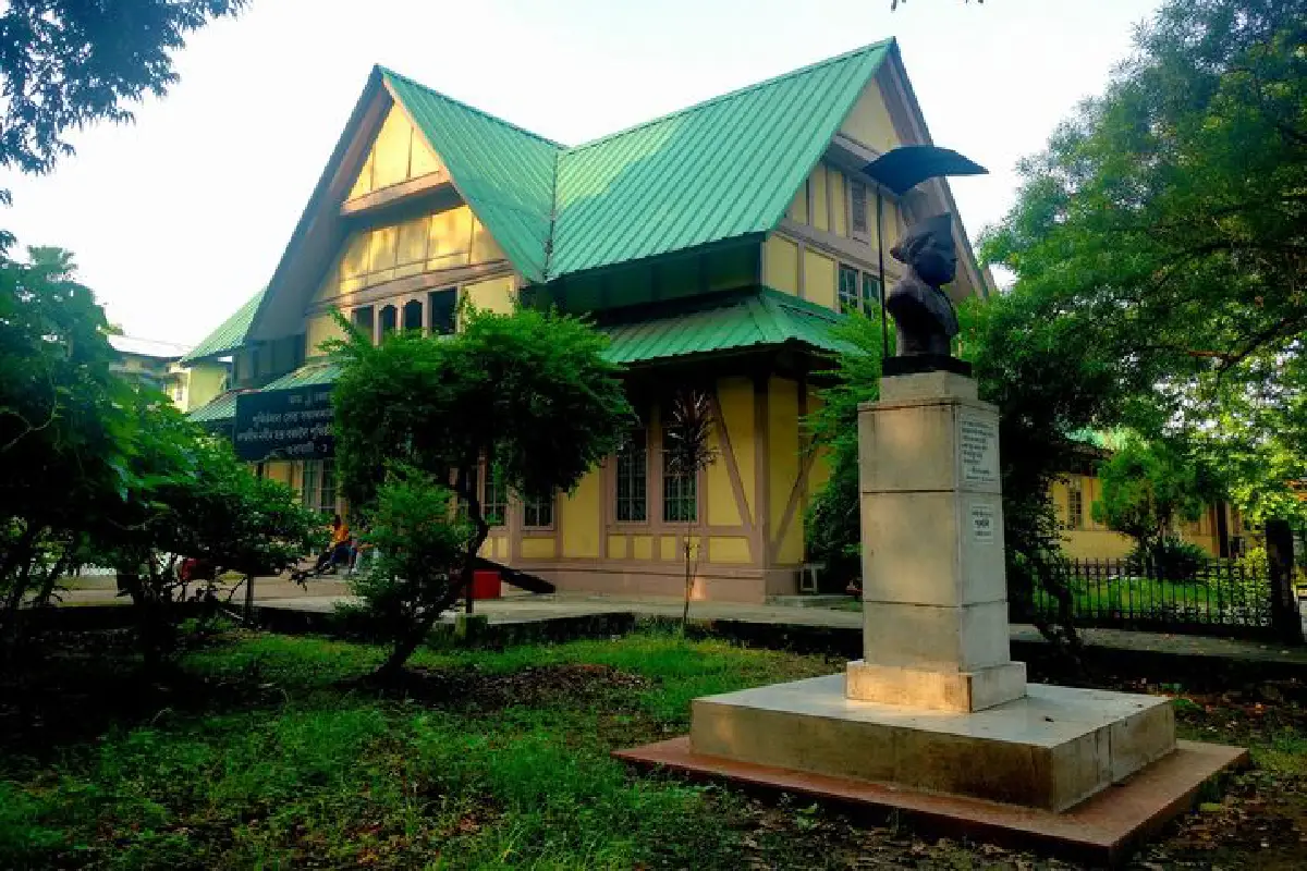 Guwahati Gyan: Karmabir Nabin Chandra Bordoloi Library