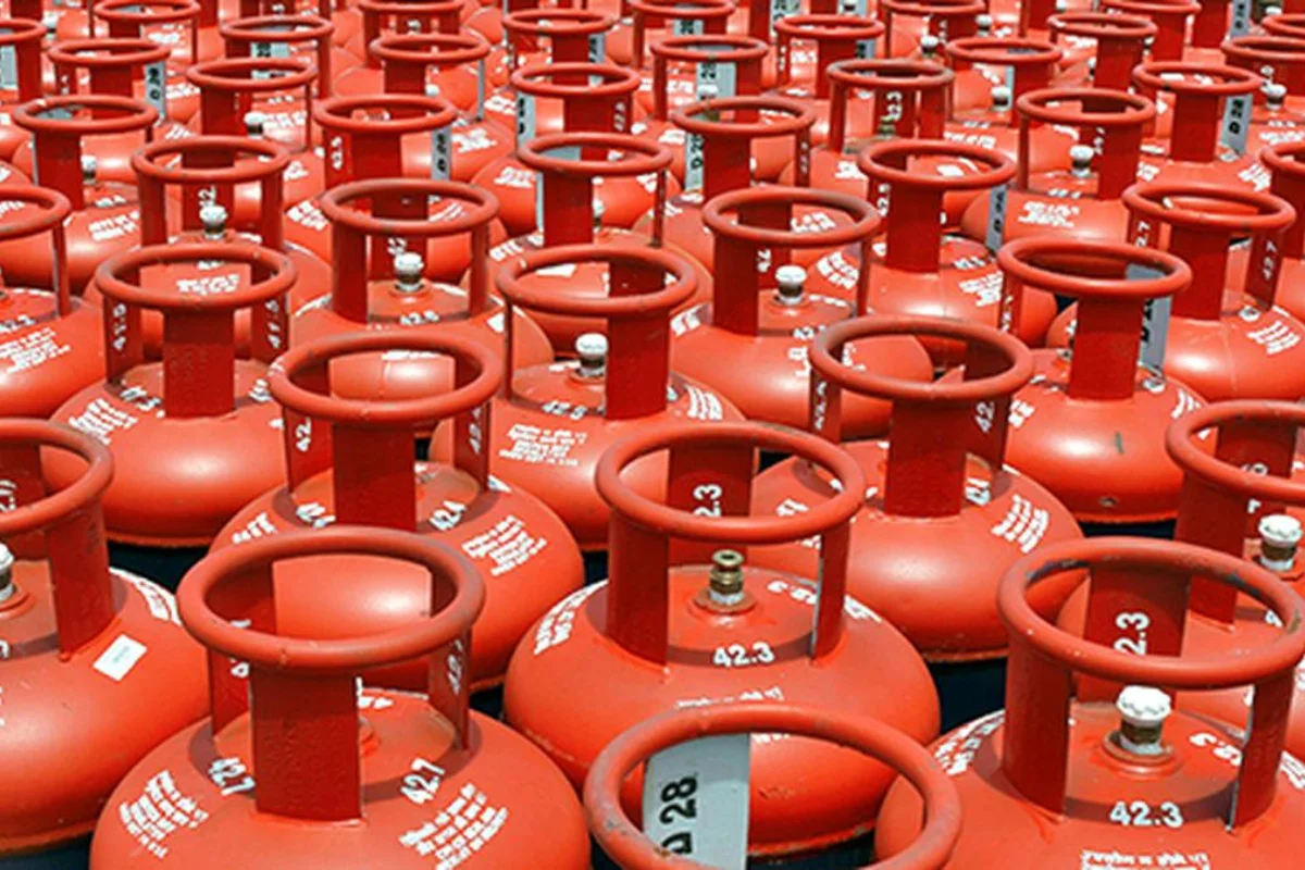 Centre Aims To Provide 75 Lakh LPG Connections Over Three Years