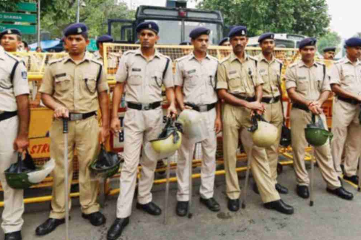 Assam Police Personnel Honoured With Chief Minister's Police Medals For ...