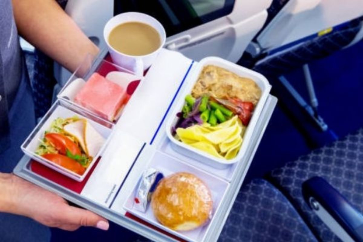 India: Flight Crew Serves Non-Veg Meal To Vegetarian Passenger, Airline ...